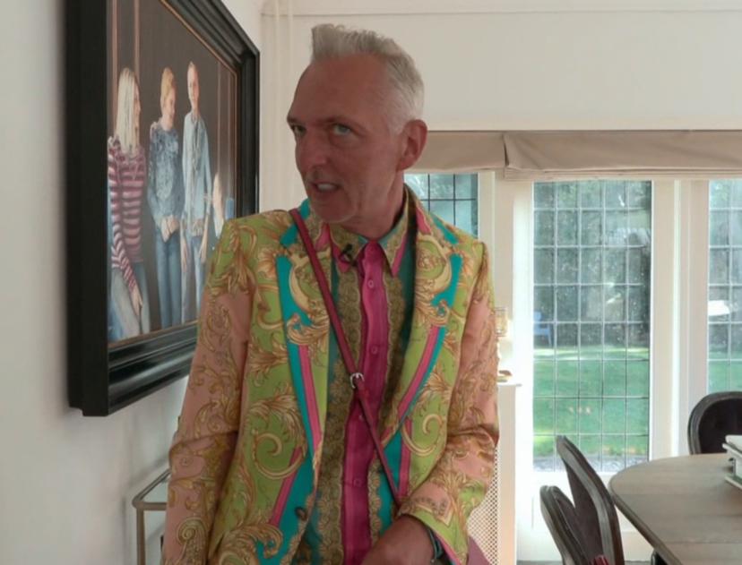 Martien valt op met 'kleurrijk' pak in Chateau Meiland | Veronica ...