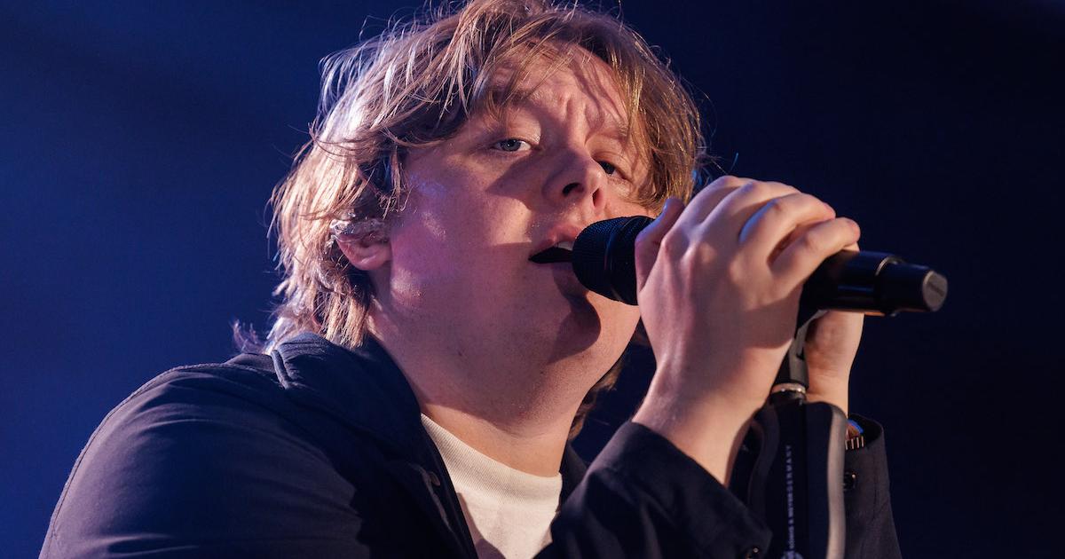 Lewis Capaldi dronken bij The Graham Norton Show: ‘Interview is een waas’ | Veronica Superguide