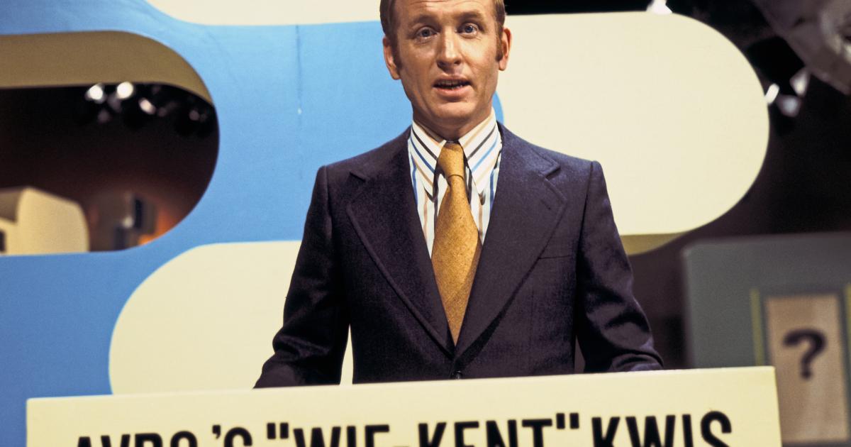 Wie-kent-kwis-presentator Fred Oster (88) laat weer eens van zich horen ...