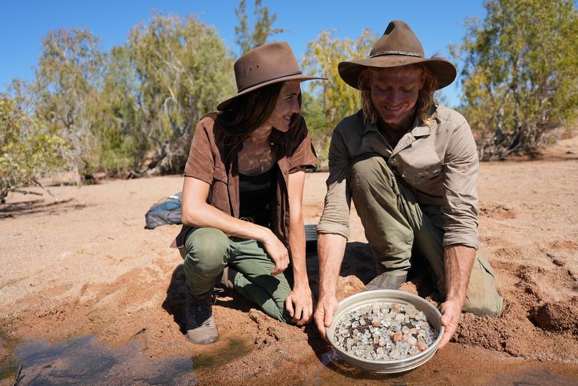 Outback Crystal Hunters | Veronica Superguide