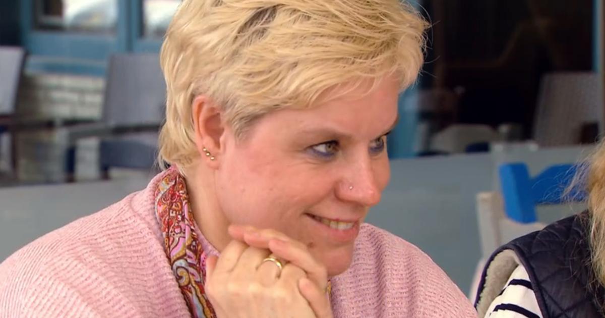 B&B Vol Liefde 2024: vriendin Sandra van Iris lijkt héél erg op oude tv ...