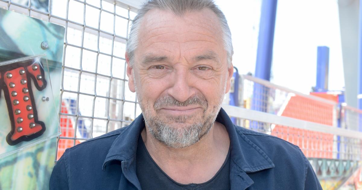 Tom Waes weer voor het eerst aan het werk sinds auto-ongeluk | Veronica ...