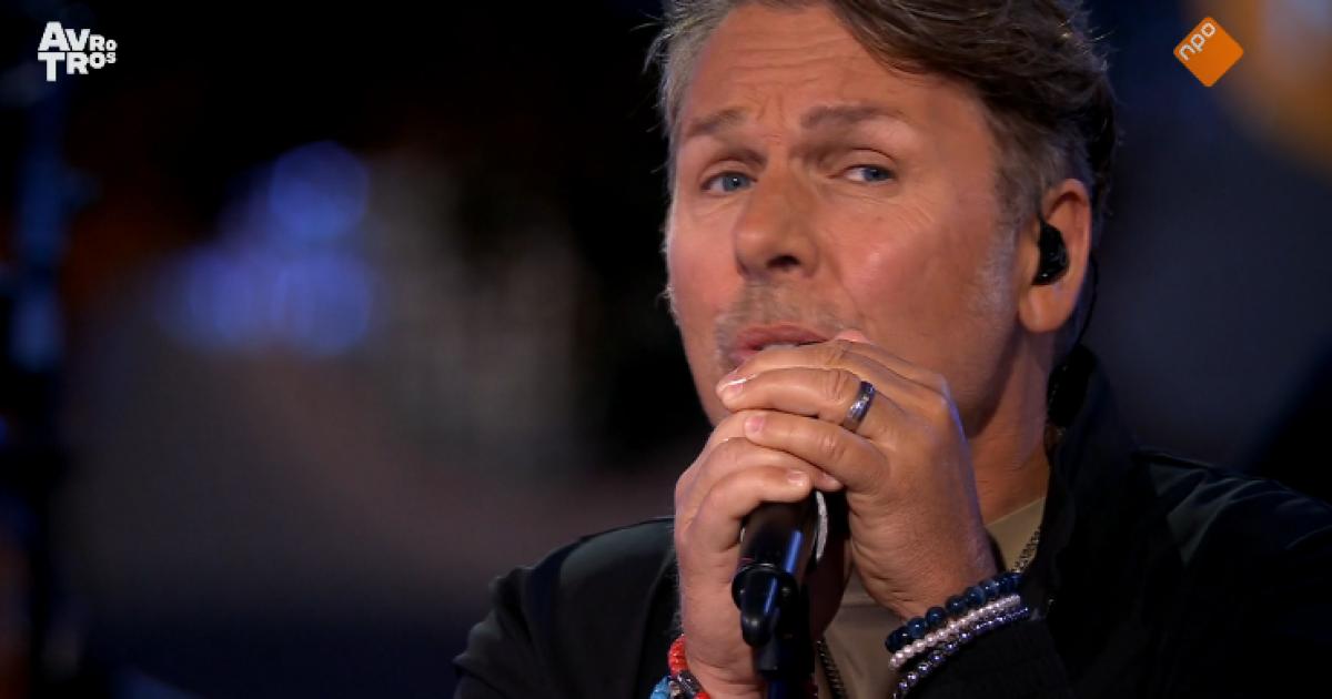 Jan Dulles ontroert met eerbetoon aan overleden dochter in speciale ...