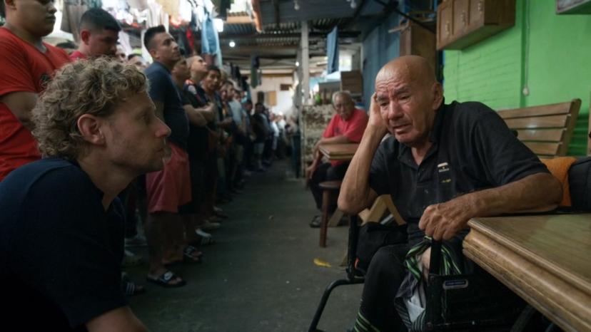 Ewout Genemand verbijsterd in Gevaarlijke Gevangenissen: ‘Op welke godverlaten plek ben ik ...