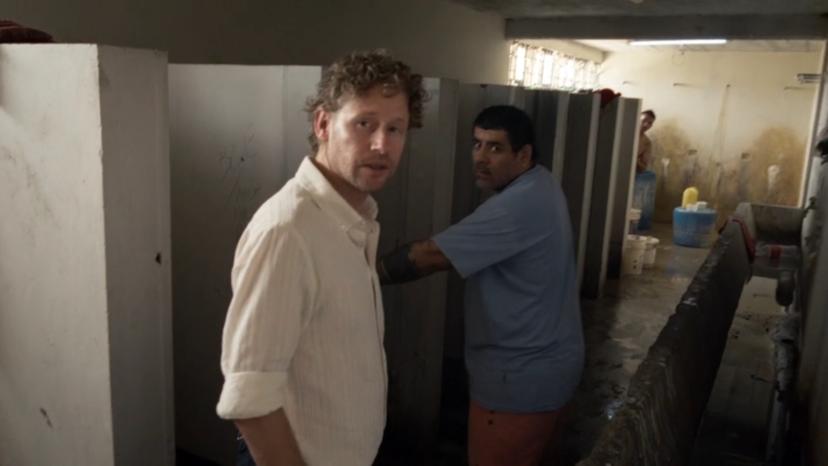 Gevaarlijke Gevangenissen-Ewout Genemans schrikt van ‘mensonterende omstandigheden’: ‘Ga bijna ...