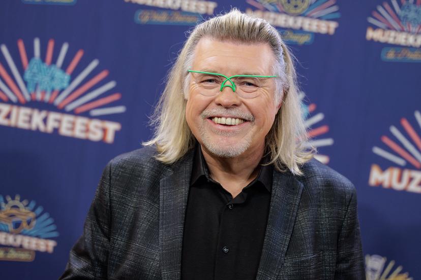 Onlangs overleden zanger René Karst te zien in nieuw seizoen De slimste ...